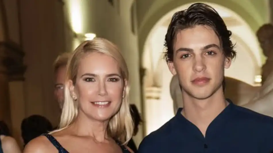 Benicio Gravier entre Valeria Mazza y Cris Morena - laubfal